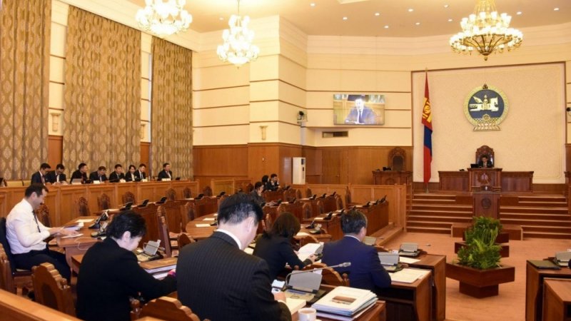 Ёс зүйн дэд хороо хуралдаж дуустал УИХ ын чуулганыг түр завсарлууллаа