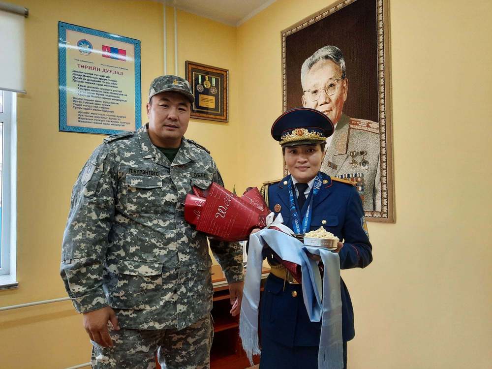 ДАШТ ээс хүрэл медаль хүртсэн Б Шоовдорт улсын аварга П Бүрэнтөгс
