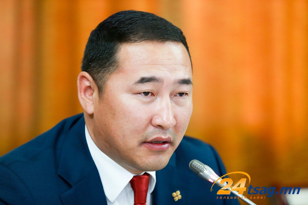 УИХ ын гишүүн Ж Мөнхбат бүрэн эрхээсээ татгалзаж чөлөөлөгдөх хүсэлтээ