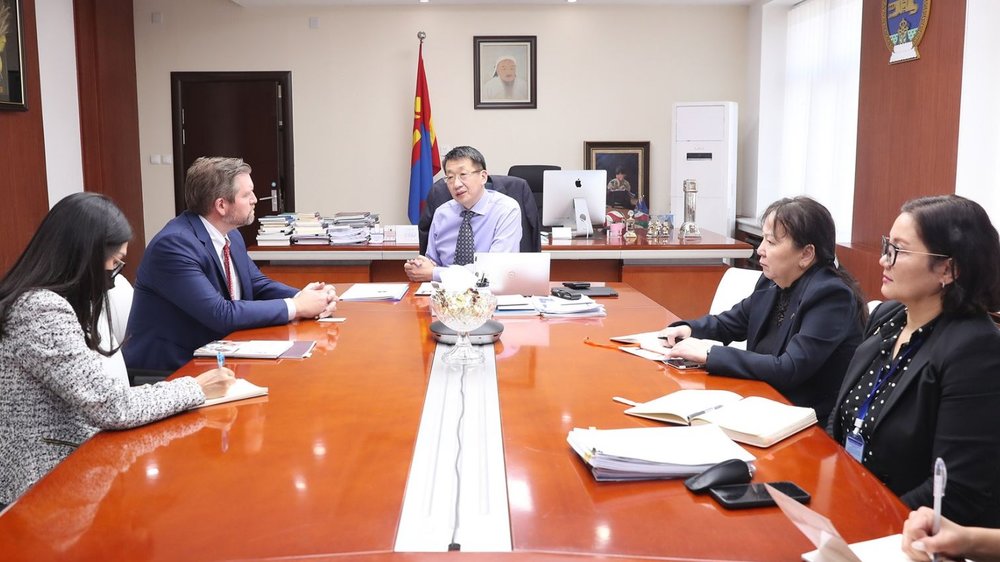 Хамтдаа уншицгаая төслийг хэрэгжүүлнэ