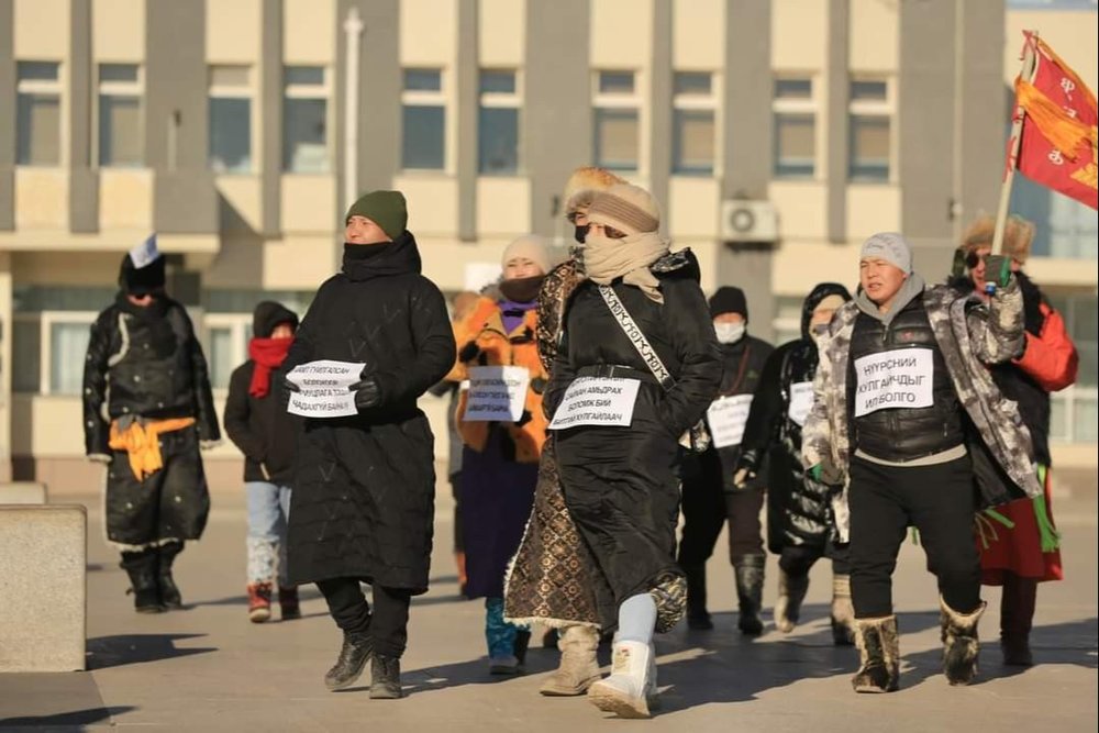 ФОТО Нүүрсний хулгайг эсэргүүцсэн жагсаалд Сүхбаатар аймгийн иргэд нэгджээ