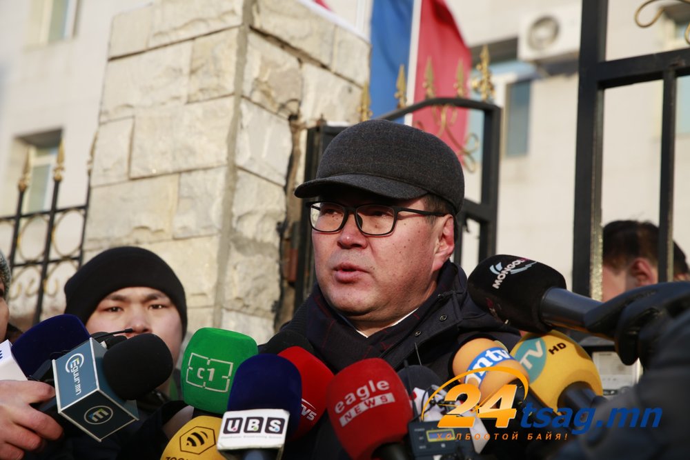 Ц Анандбазар Унтаж байсан баавгайг сэрээсэн тул ард түмэнтэйгээ нэгдэж жинхэнэ хулгайчийг илрүүлнэ