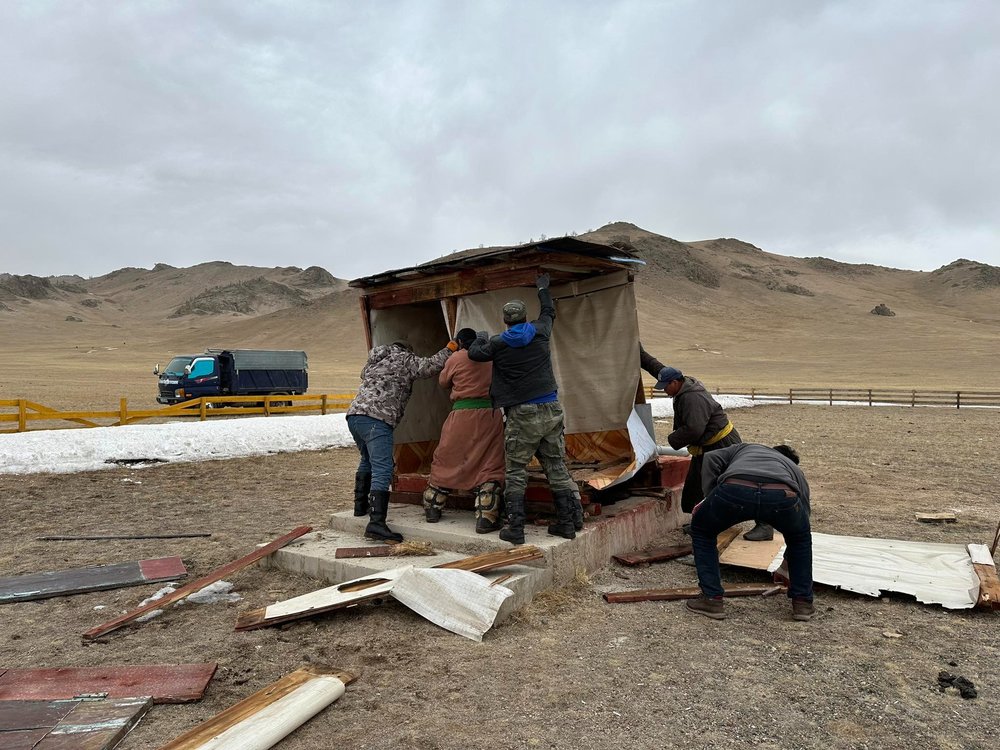 БОАЖЯ Иргэн аж ахуй нэгж байгууллагын 60 гаруй нүхэн жорлонг буулгалаа