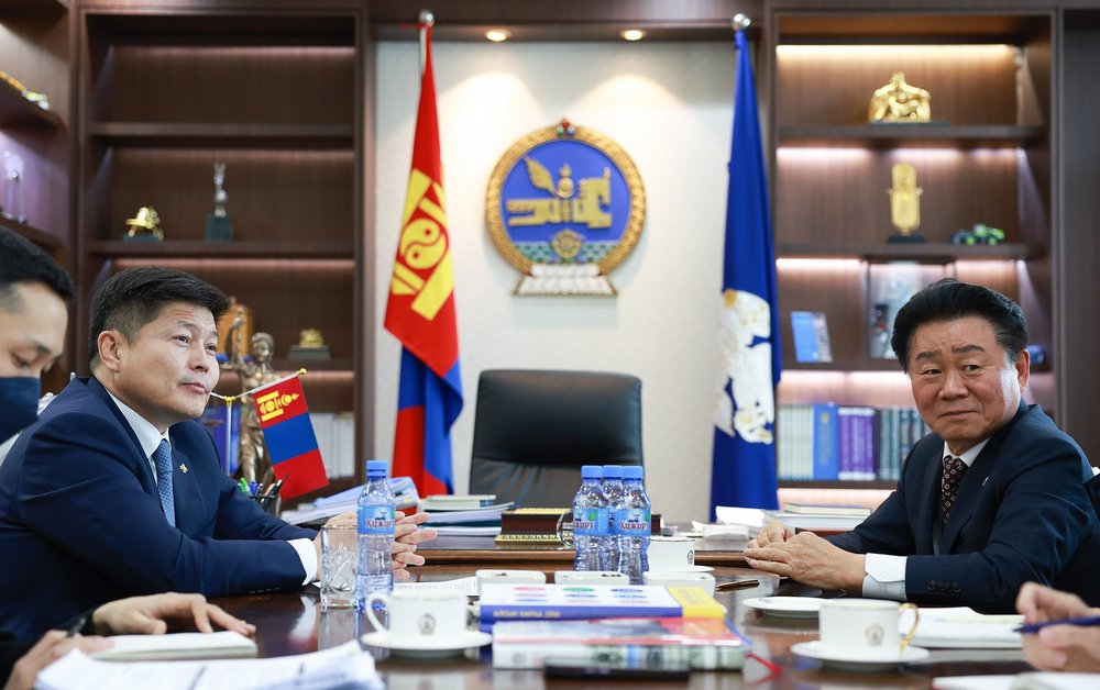 БНСУ аас Монгол Улсад суугаа Элчин сайд Ким Жун Гүг хүлээн авч уулзлаа