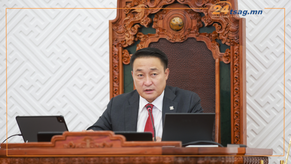 Д Амарбаясгалан Парламентын танхим бол дур зоргоороо аашилдаг газар биш