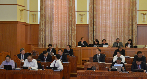 Төрийн албаны тухай хуулийг дэмжлээ