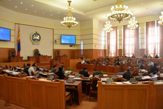 Захиргааны хэрэг шүүхэд хянан шийдвэрлэх тухай хуулийг хэлэлцэж байна