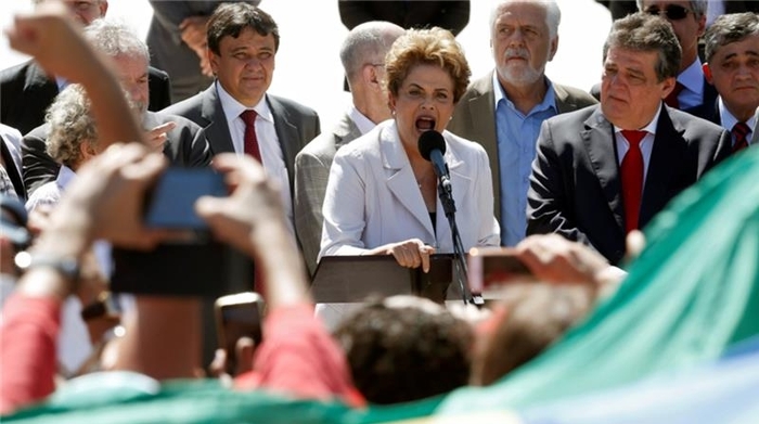 Бразилын Ерөнхийлөгчийг албан тушаалаас нь түдгэлзүүллээ