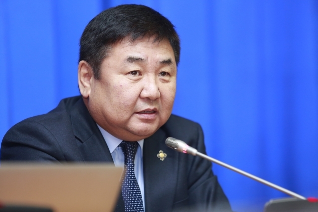 Хууль зүйн байнгын хорооны хуралдаан 30 минут завсарлав