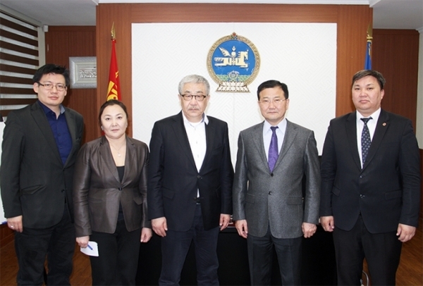 Л Хангай АТГ ын Олон нийтийн зөвлөлийн гишүүн боллоо