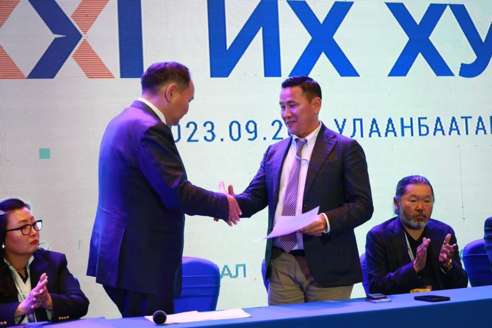 МҮХАҮТ ийн ерөнхийлөгчөөр Д Энхтүвшин сонгогдлоо