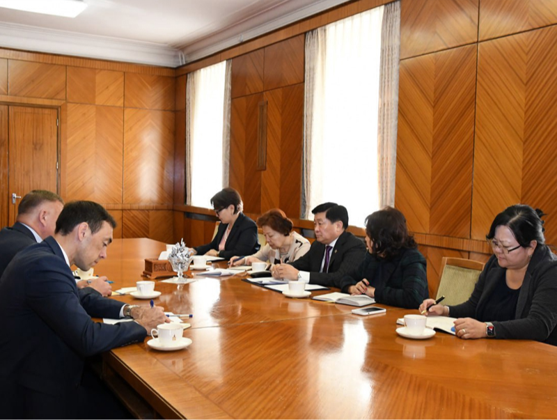 Байнгын хорооны дарга Б Энх Амгалан ОХУ аас Монгол Улсад суугаа Элчин сайдыг хүлээн авч уулзлаа