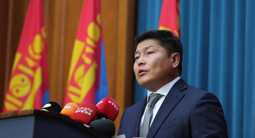 Х Нямбаатар Нийслэлийн төвийн 6 дүүргийг 14 хот болгож 42 хороонд хувааж эрх мэдлийг өгнө