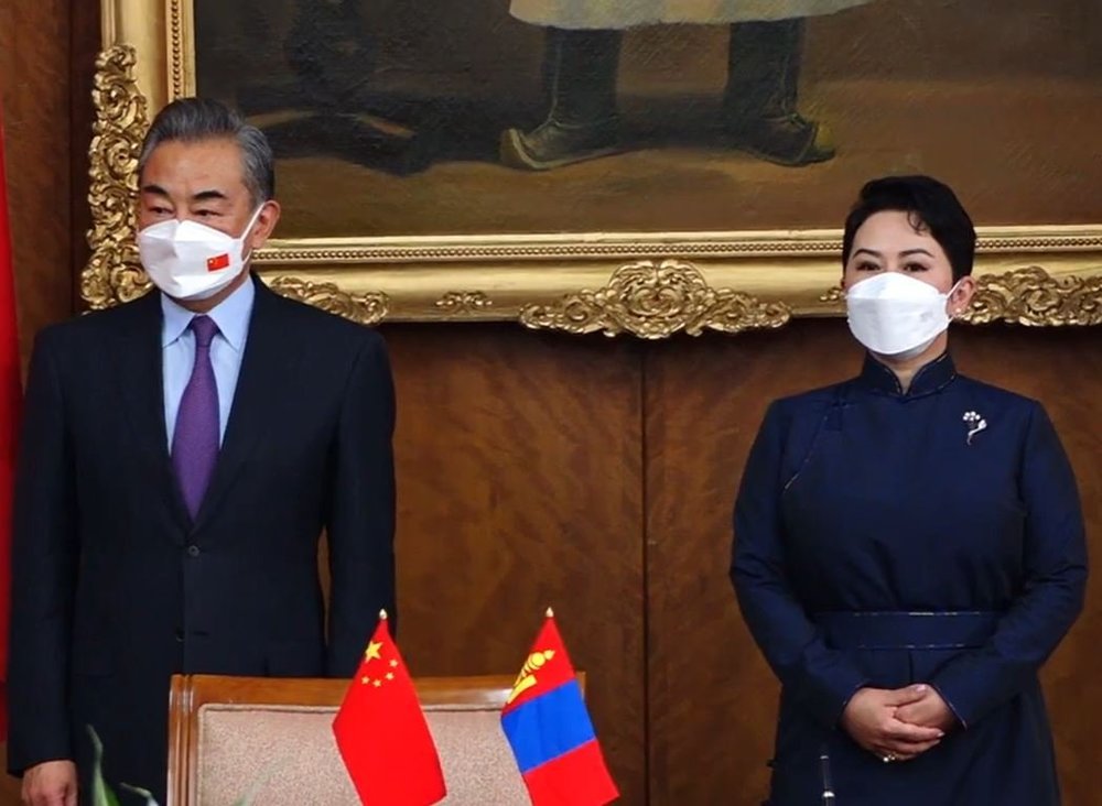 БНХАУ ын Гадаад хэргийн сайд Ван И айлчилж байна