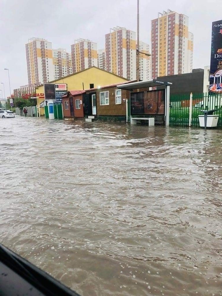 Үерийн улмаас дараах замуудыг түр хаажээ