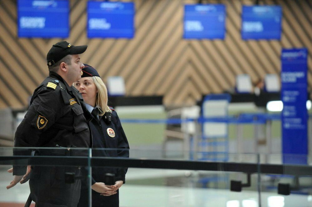 ОХУ гуравдугаар сарын 1 нийг хүртэл хилээ ХААЛАА