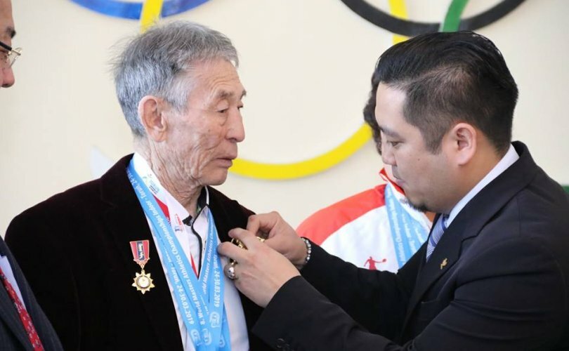 Ц Раднаа Т Цэрэндолгор нарт МҮОХ ны одонг гардуулав