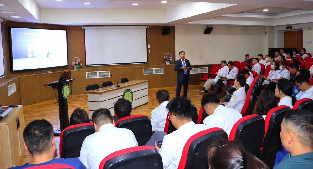 ГССҮТ ИЙН ЭМЧ ЭМНЭЛГИЙН МЭРГЭЖИЛТНҮҮД ЁС ЗҮЙ ХАРИЛЦАА ХАНДЛАГЫН