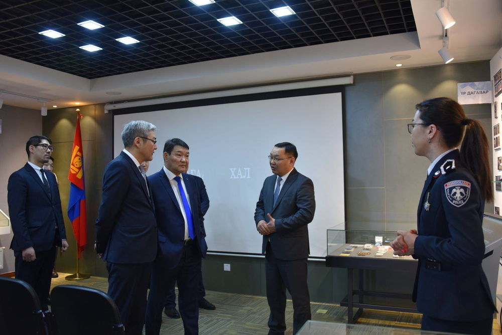 ҮАБЗ ийн нарийн бичгийн дарга А Гансүх Хар тамхитай тэмцэх газрын үйл ажиллагаатай танилцлаа