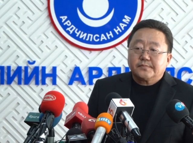 Ц Элбэгдорж Ерөнхийлөгчийн сонгуульд өрсөлдөх үү