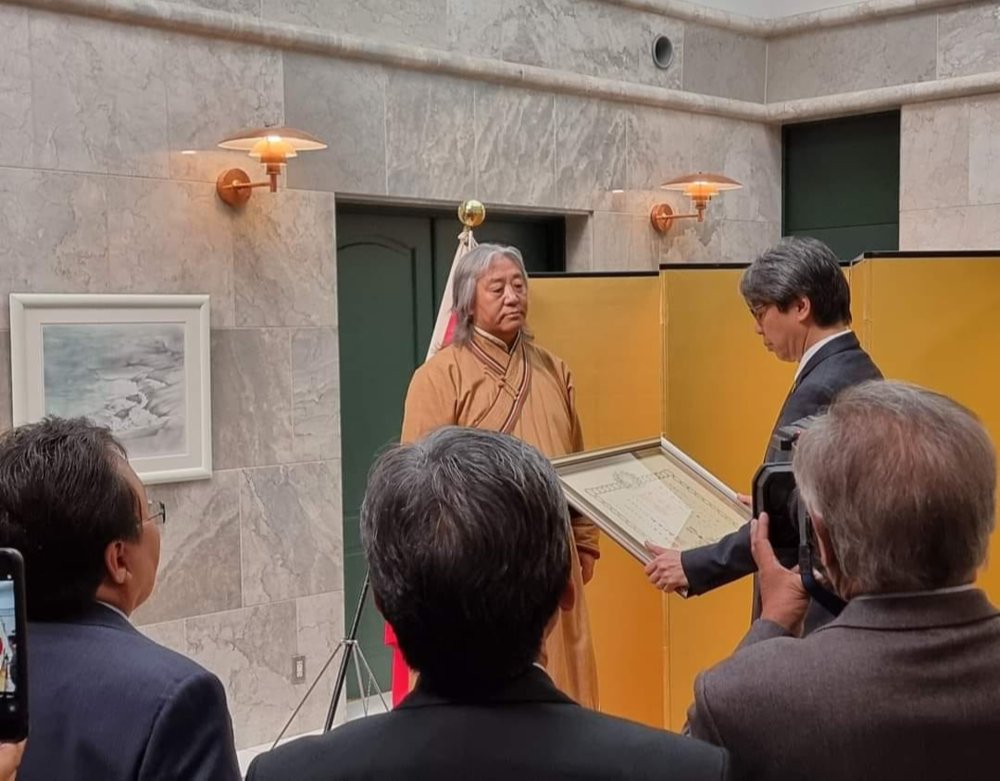 Төрийн соёрхолт Д Сосорбарамд Япон улсын Цог Жавхлант Эзэн Хааны