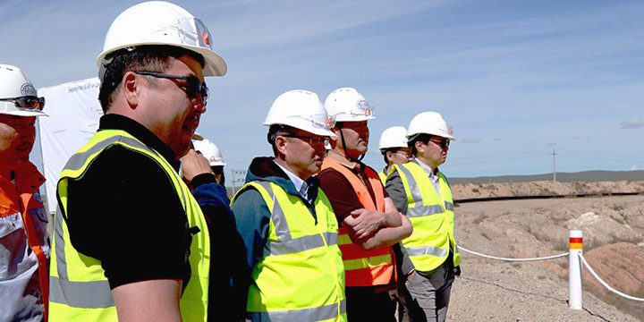 Салбарын сайд Бөөрөлжүүтийн уурхайн үйл ажиллагаатай танилцлаа