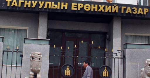 Эрүүгийн 10 хэргийг шүүхэд шилжүүлэх саналтай прокурорт шилжүүлэв