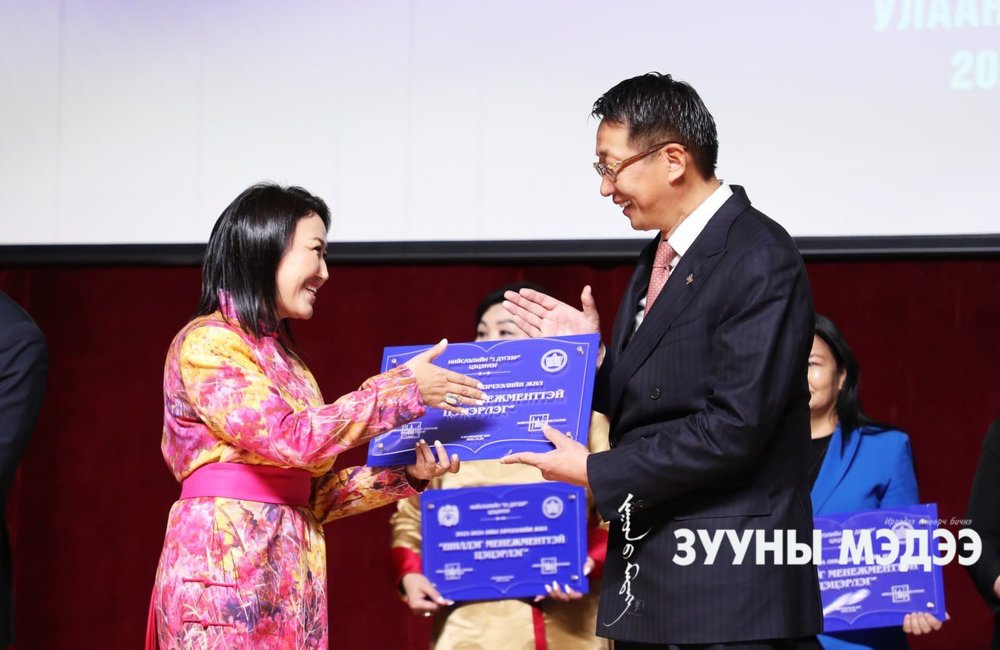 ФОТО Нийслэлийн шилдэг менежменттэй сургууль цэцэрлэгүүд шалгарлаа