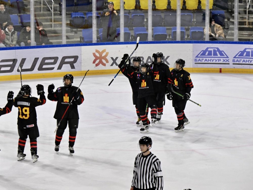 Монголын шигшээ баг Эмиратын шигшээ багийг 10:2 харьцаагаар хожлоо