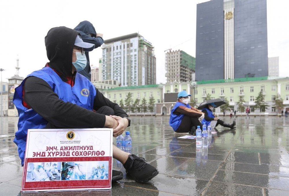 ЭМЧ НАР ЦАЛИНГАА 2 ДАХИН НЭМЭХИЙГ ШААРДАЖ ЖАГСАЖ БАЙНА