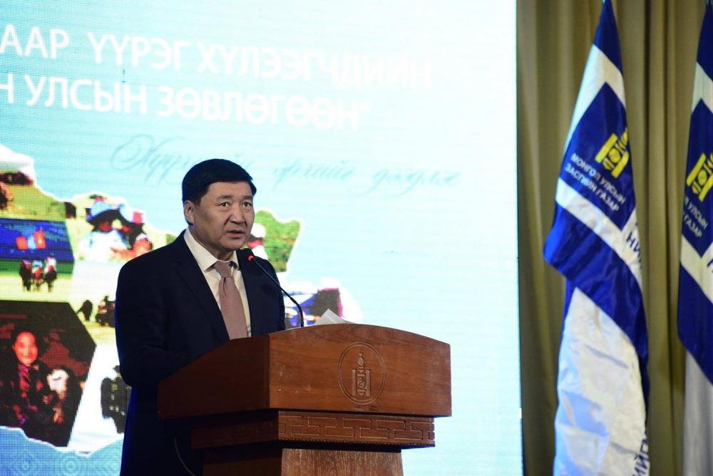 Хүүхдийн асуудлаар үүрэг хүлээгчид зөвлөлдөж байна