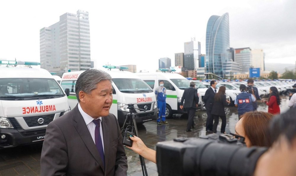 Эрүүл мэндийн төвүүдэд 4.8 тэрбум төгрөгийн үнэ бүхий автомашинуудыг ...