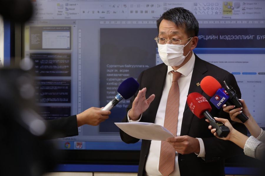 Л.Энх-Амгалан: Сумдын сургуулийн нүхэн жорлонг солино