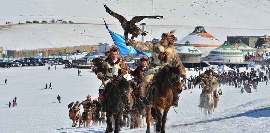Бүргэдийн баярын хөтөлбөртэй танилцаарай