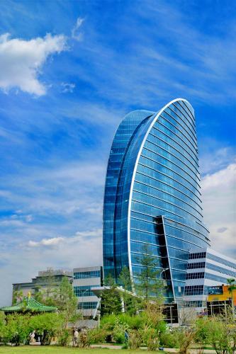 “BLUE SKY TOWER”-ЫН ЭЗНИЙГ АНГЛИАС БАРЬСАН ГЭВ ҮҮ