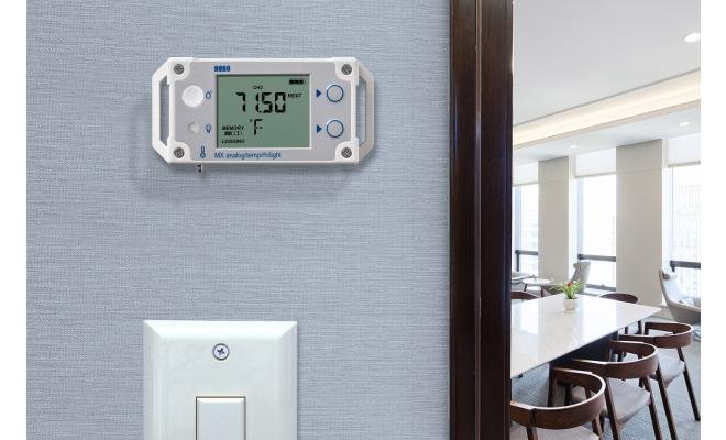 HOBO Temp/RH/Light/Ext Аналог дата логгер