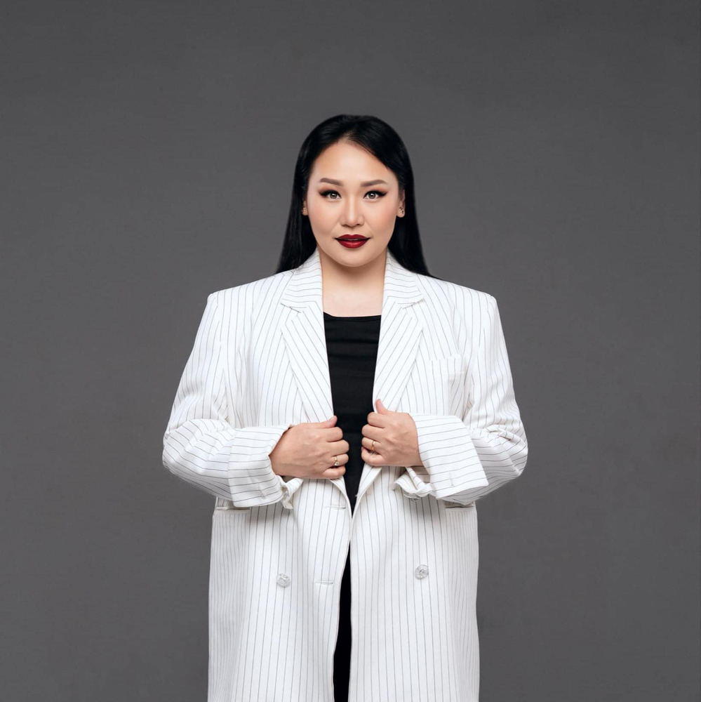 Гоо сайханчдын түүхэнд байхгүй бай шагнал амласан “Lashes by Zulaa ...