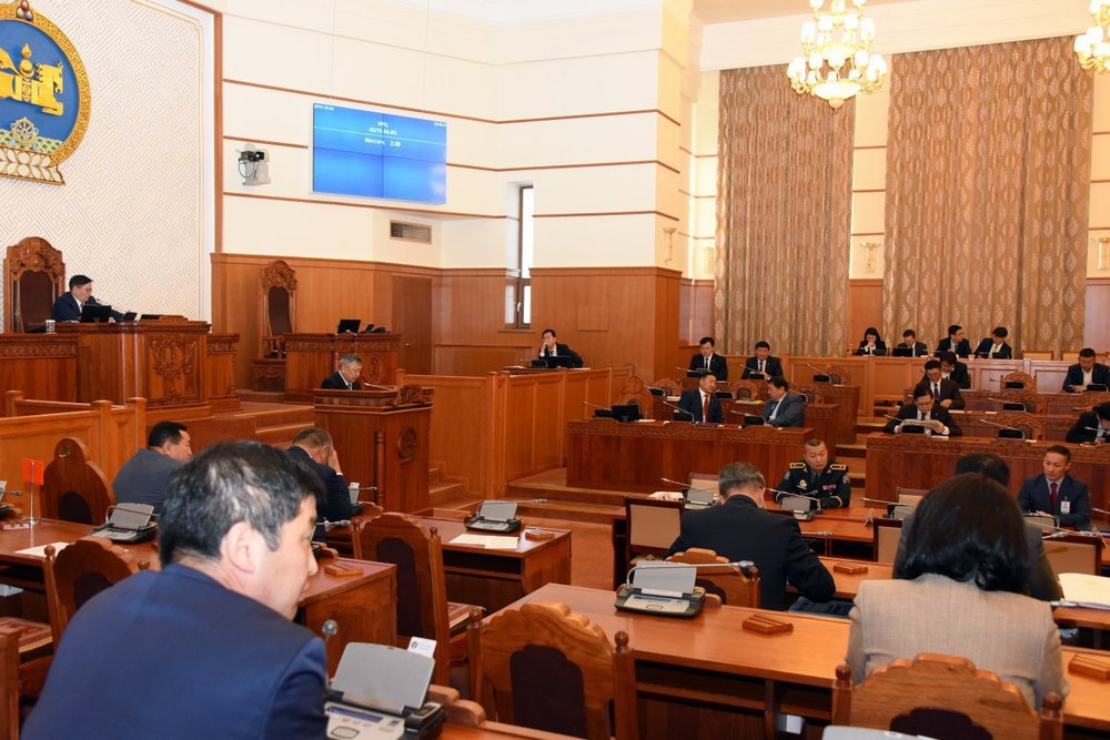 Н Номтойбаярын бүрэн эрхийг чуулганы хуралдаанаар хаалттай хэлэлцэж байна