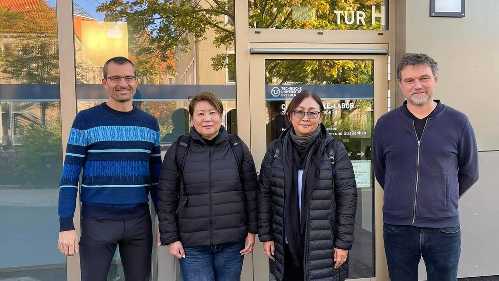 iROAD institute visited the road laboratory of Dresden University of ...