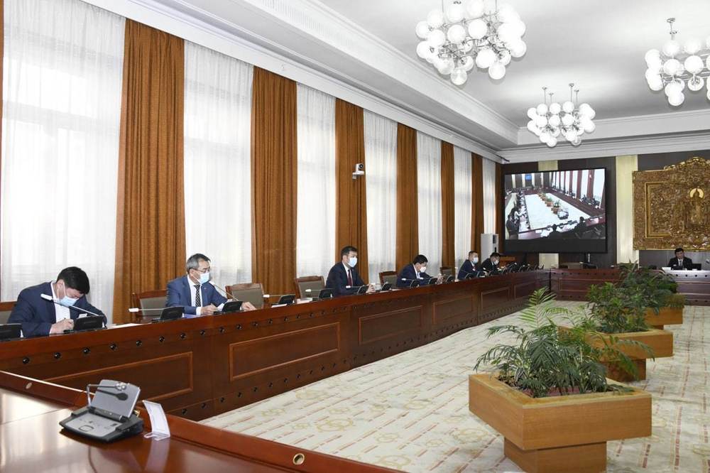 Цалинтай ээж хөтөлбөр аавуудыг ялгаварлаж байна гэж үзлээ
