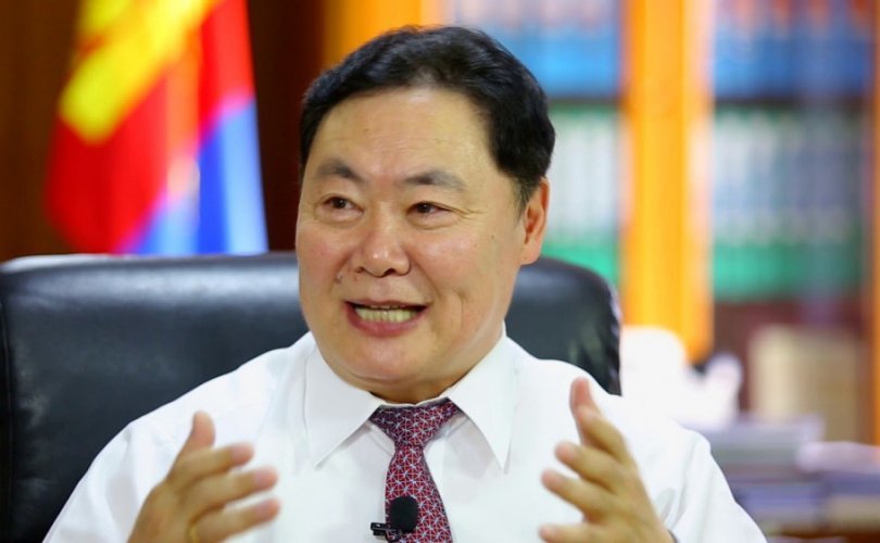 Дээд шүүх Эрэл ийн Б Эрдэнэбатад холбогдох хэргийг прокурорт буцаажээ