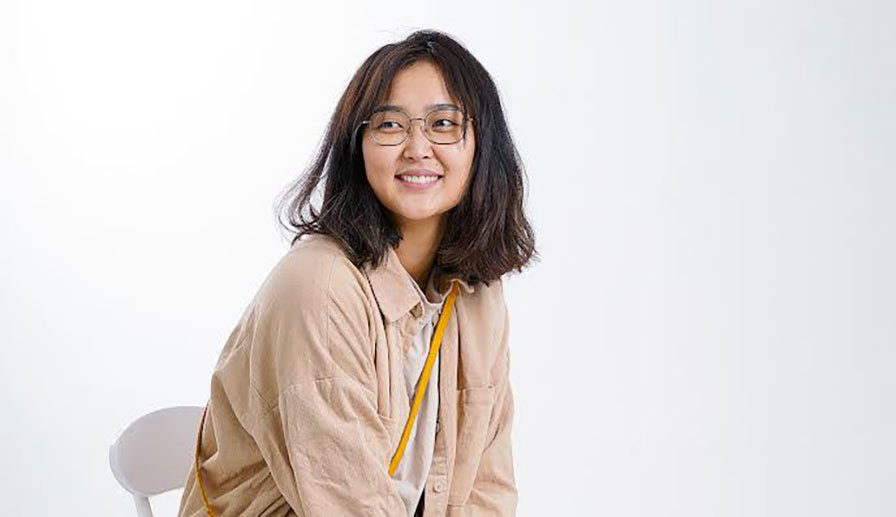 МАззаяа Уран бүтээлээ уртай амьтай бүтээхийг зорьдог