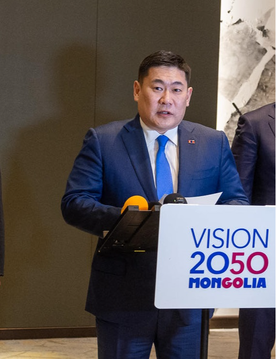 Л Оюун Эрдэнэ 1955 оноос хойш хил холболтын хоёр дахь төмөр замын хэлэлцээр хийлээ