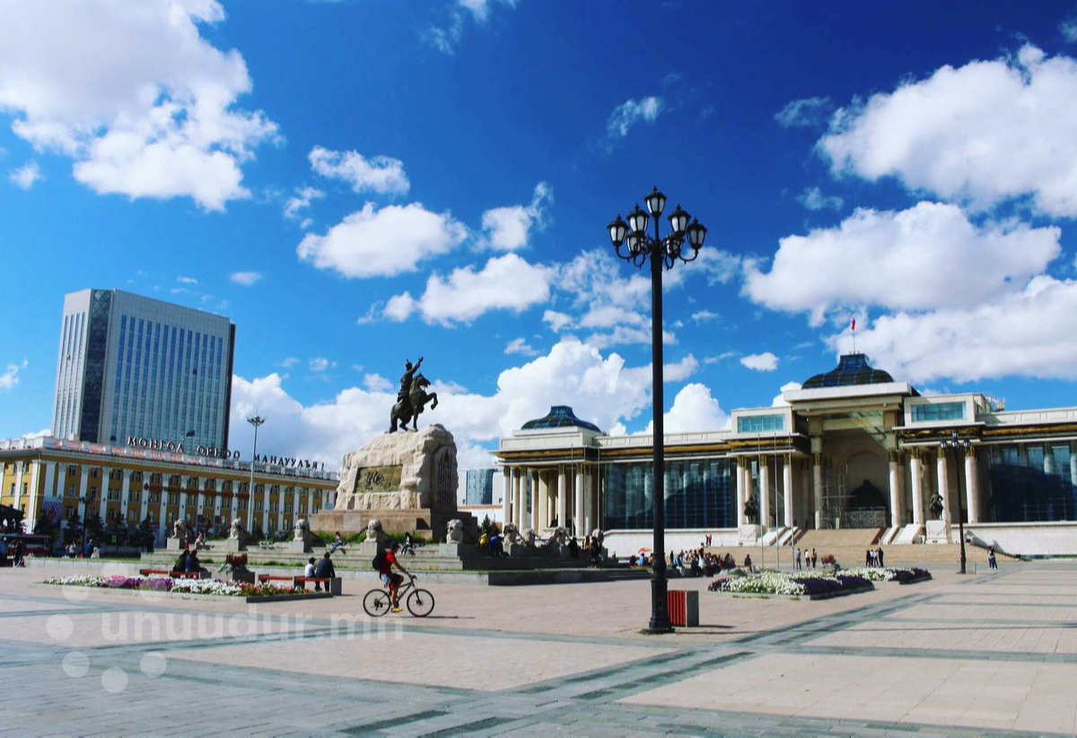 Circus artists perform at Sukhbaatar Square