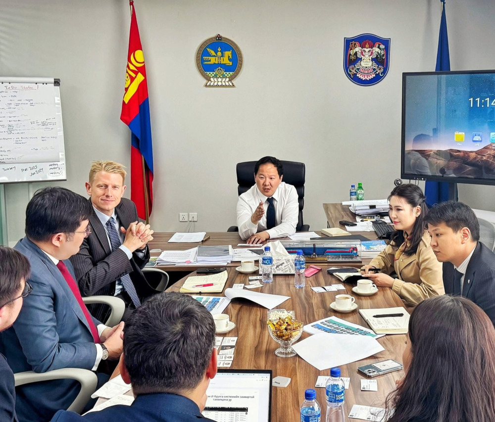 MEETING HELD WITH MERIDIAN UNIVERSAL BANK REPRESENTATIVES TO INITIATE ...