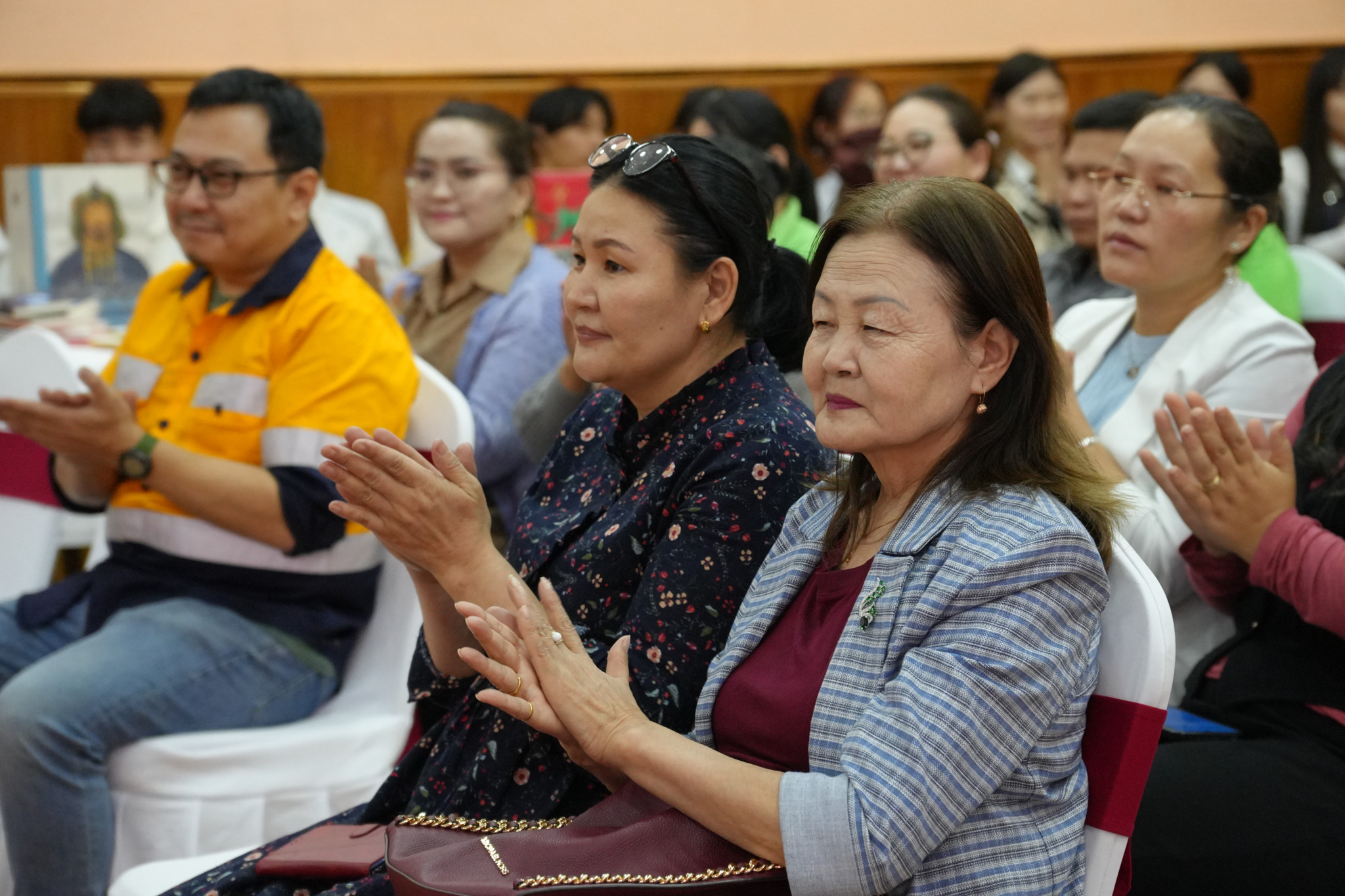 Дорноговь аймаг дахь Политехник Коллежид “Бадрах Энержи” компани ном ...