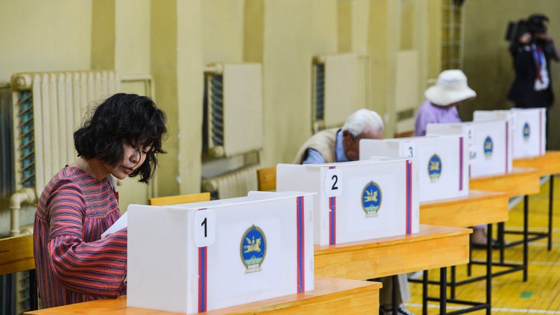 1990 оноос хойших сонгуулиудын ирцийг судална