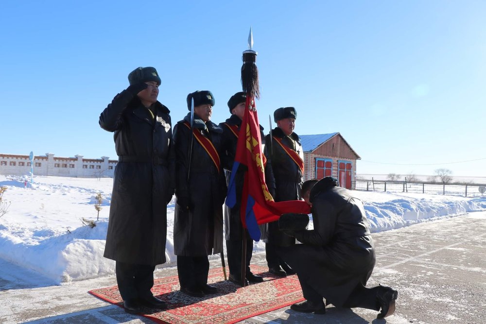 Хилийн цэргийн 0198 дугаар анги байлдааны туг заллаа