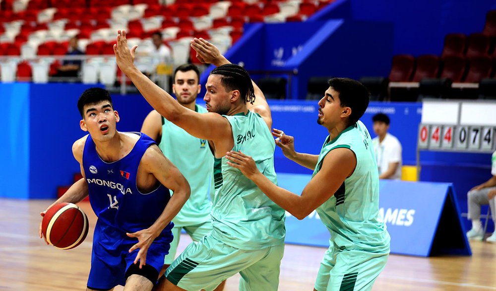 Фото: Монголтой нөхөрсөг тоглолт хийсэн Бразилын баг АВАРГА болоход 3 ...