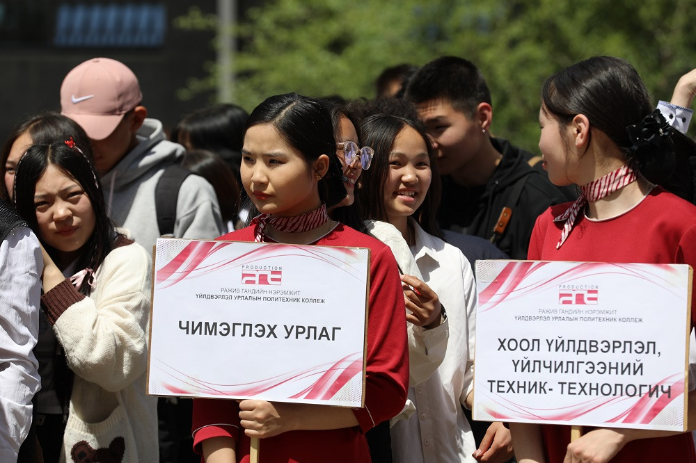 Политехник Коллежийн оюутнууд сурсан, бүтээсэн зүйлээ танилцуулав